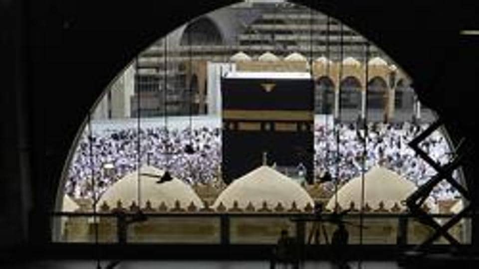 Saudis ban Muslim pilgrimage in Mecca over coronavirus fears | World ...