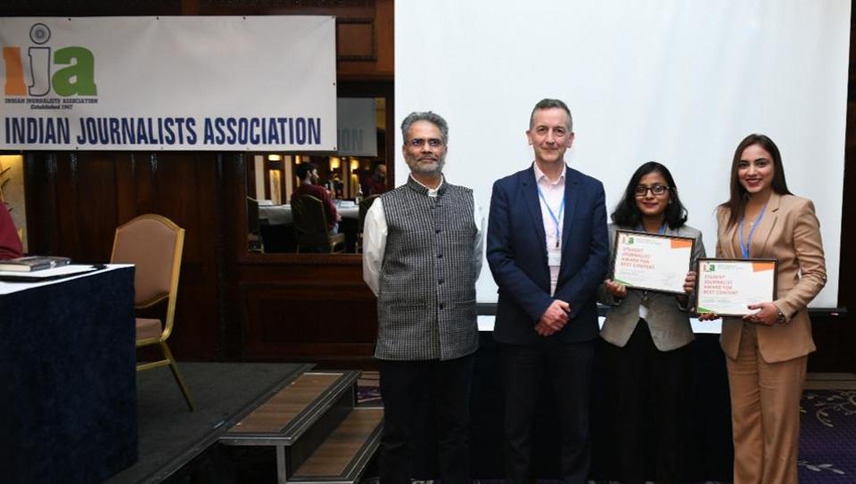 Indian students in UK win inaugural IJA award | World News