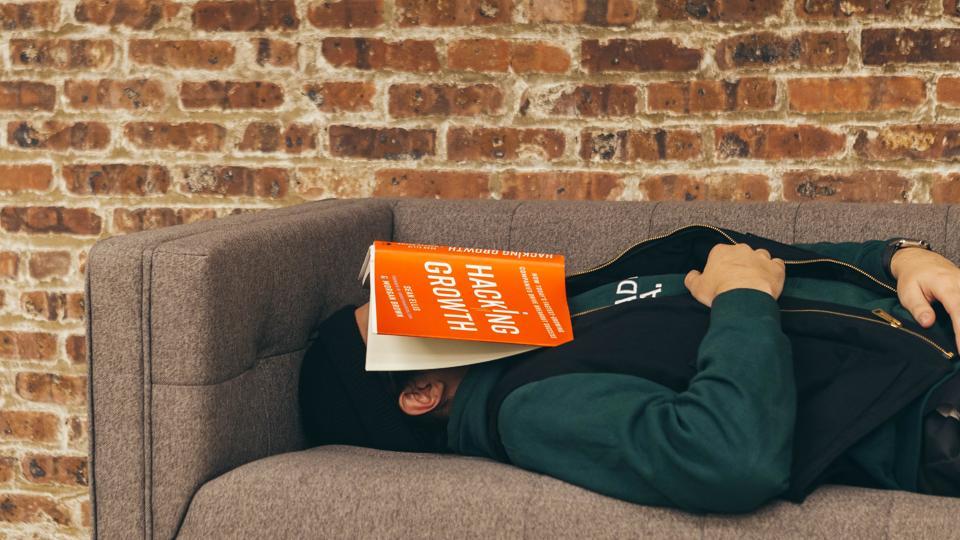 Twitch streamers earn thousands by literally just sleeping | Trending