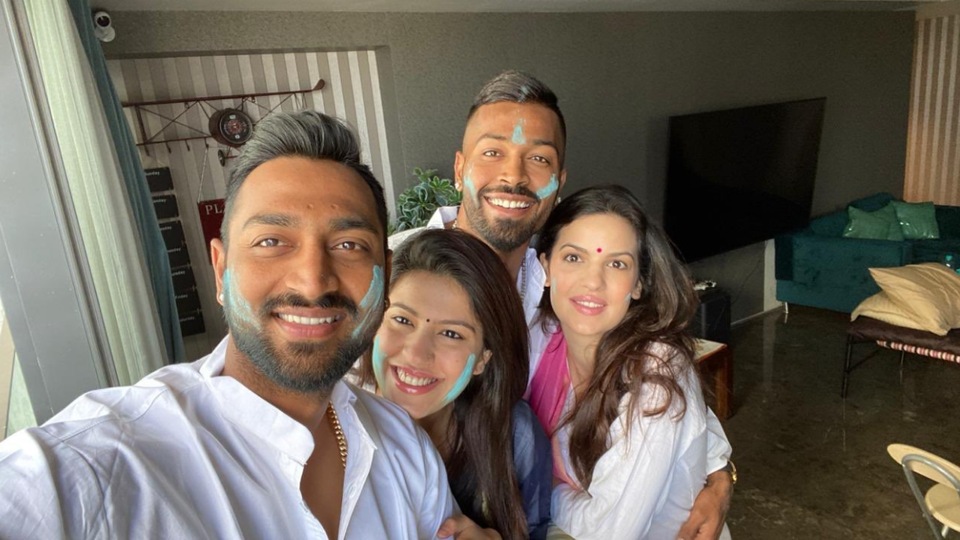 ‘May festivities bring a lot of colors to your life,’ Tendulkar, Kohli ...