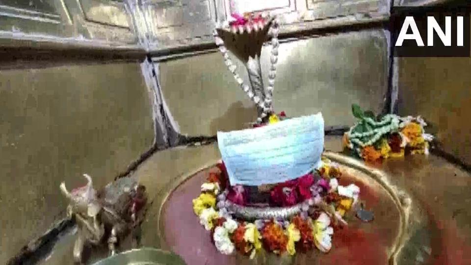 Shivling in Varanasi gets face mask for protection amid coronavirus ...