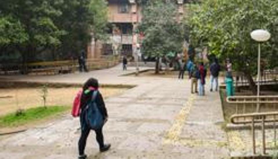 Coronavirus: JNU asks students to vacate hostels, mess open till Sunday ...