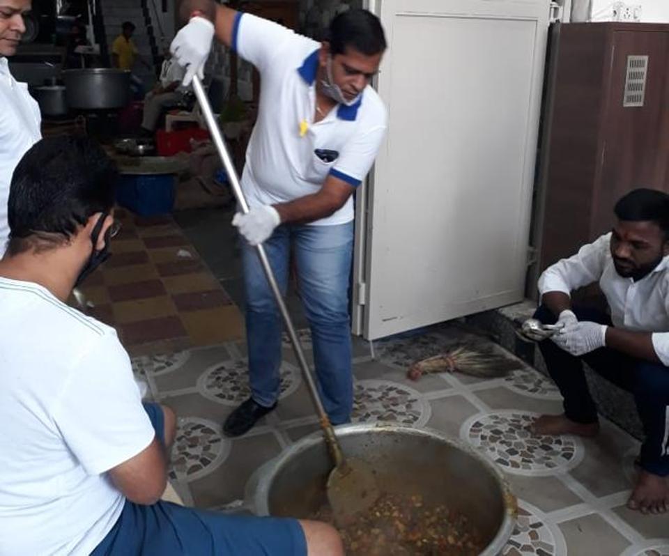 On the frontline: Vihar Seva group distributes 2,000 food packets daily ...