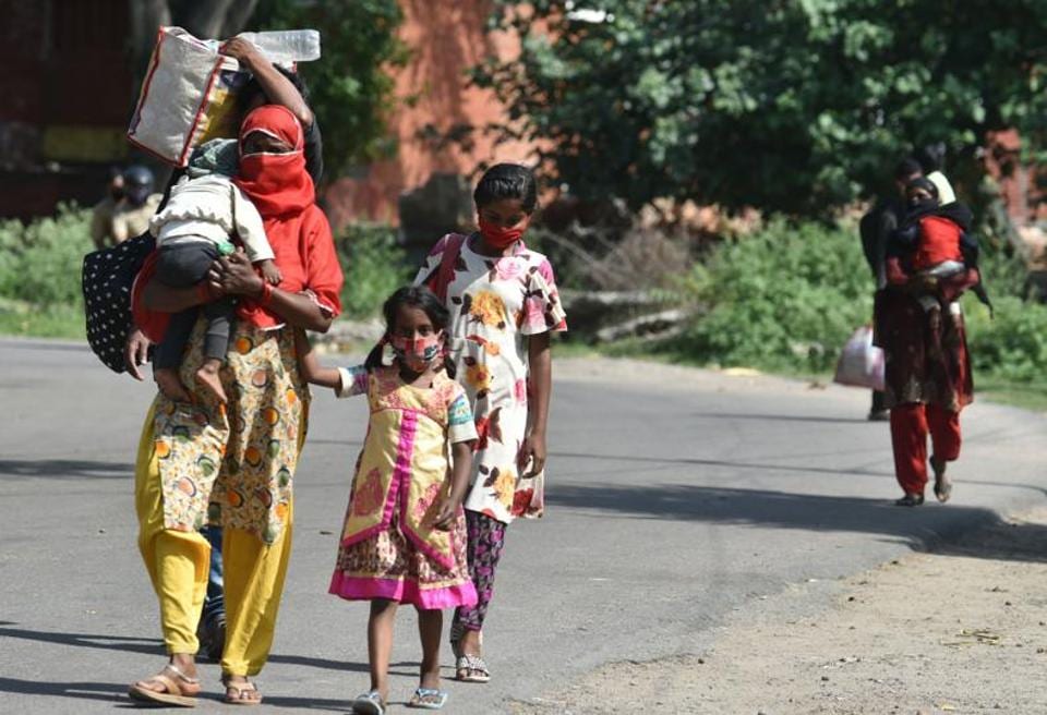 UP govt repatriates 900 migrant workers to Shahjahanpur, Kheri ...