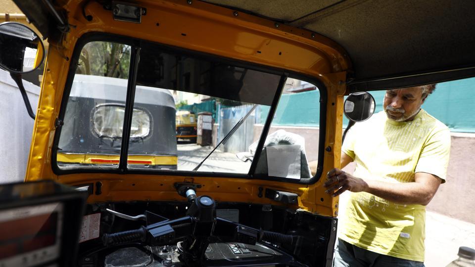Auto drivers in Pune reduced to penury amidst lockdown - Hindustan Times