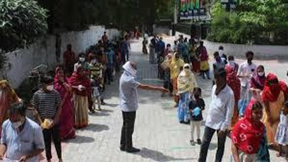 Migrant workers protest in Bilaspur, demand facilities to return home ...