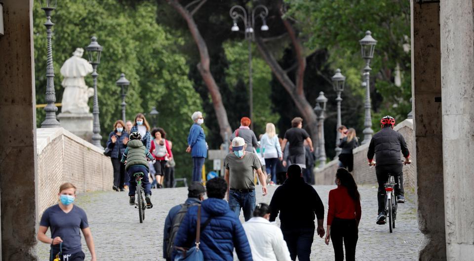 Covid-19: Italy begins to emerge from world’s longest nationwide ...