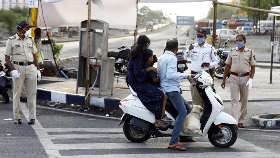 Unchecked vehicle movement seen in areas across Pune - Hindustan Times
