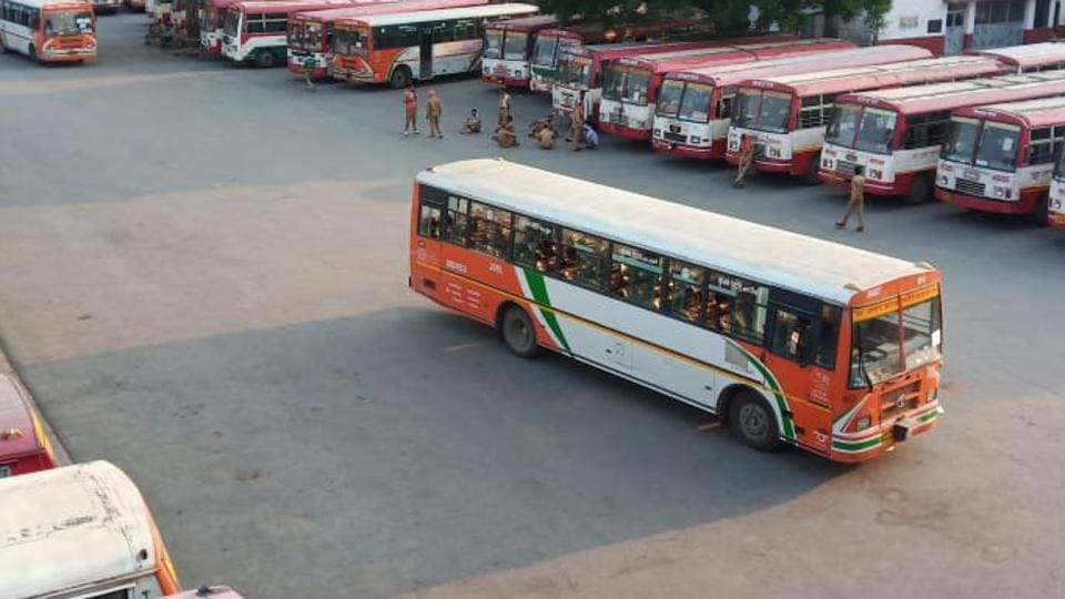 UPSRTC starts bus service for ferrying workers | Hindustan Times