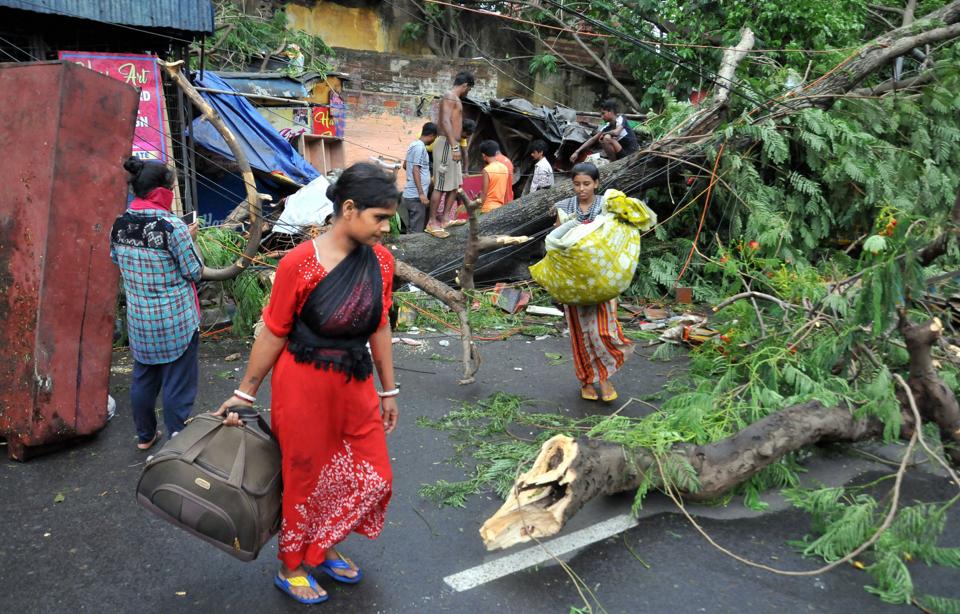 ‘Cyclone or Earthquake’: Amphan’s intensity left Kolkata asking as ...