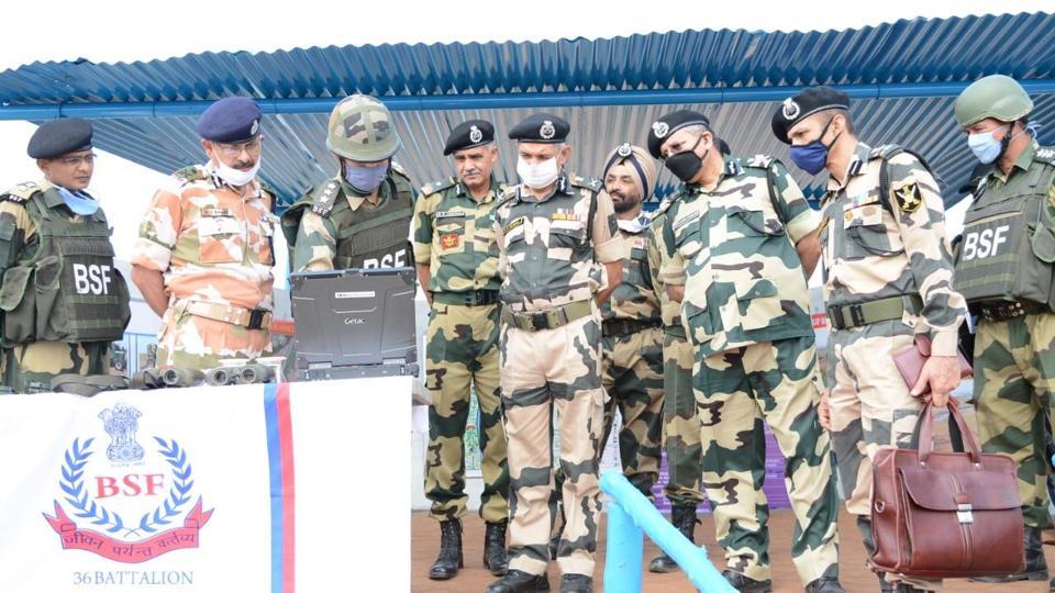 BSF DG reviews security scenario along IB in Jammu | Hindustan Times