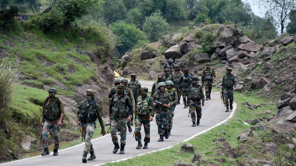 Soldier from Tamil Nadu dies in Pak shelling at LoC, army pays last ...
