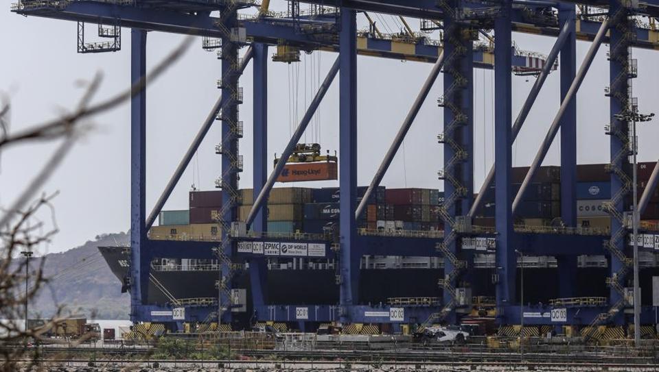 Mumbai port handled 321 ships, 9 million metric tons of cargo during ...