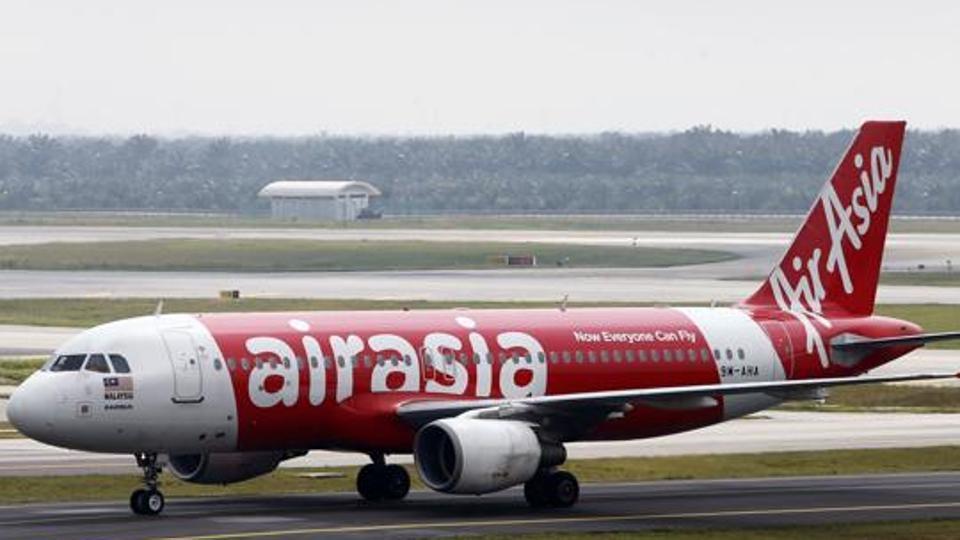 DGCA issues show cause notice to AirAsia India executive after pilot ...