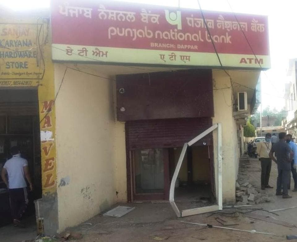 Lalru ATM robbery: Three held, five still at large | Hindustan Times