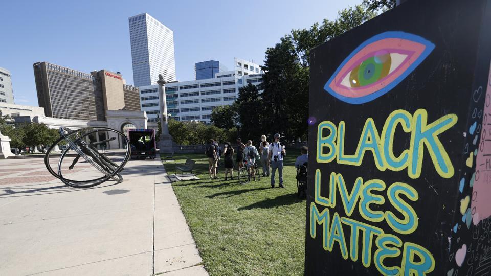 Donald Trump vows to defeat radical left; Columbus statue pulled down ...