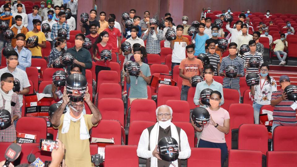 Girl students in Haryana to get passport with graduation degree ...