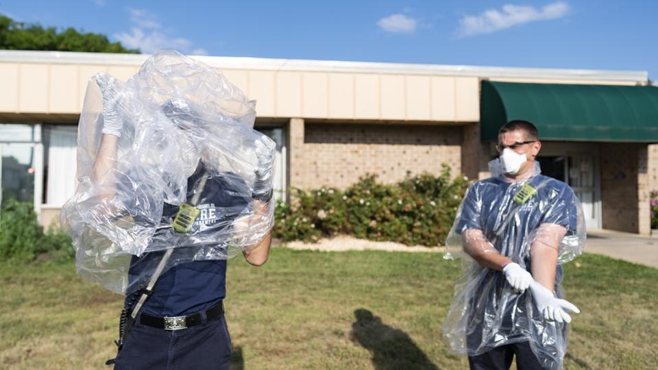 Photos: US records 2,600 new COVID-19 cases per hour; tally over 4 ...