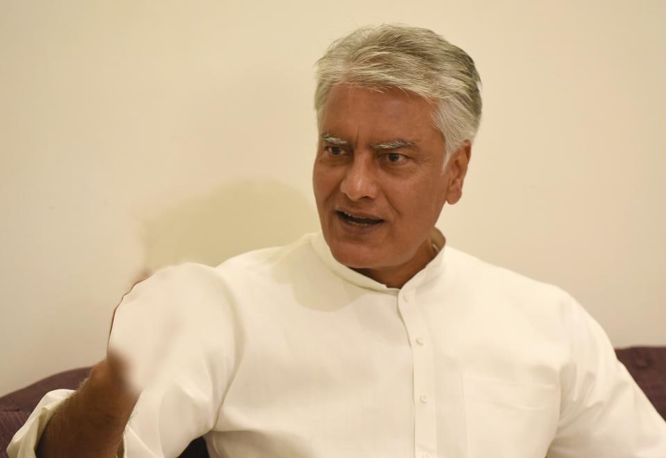Jakhar refuses to get into slanging match with Bajwa | Hindustan Times