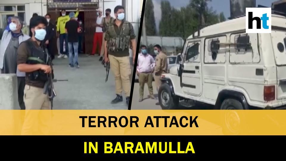 2 CRPF jawans & a cop killed in terror attack Baramulla, hunt on for ...