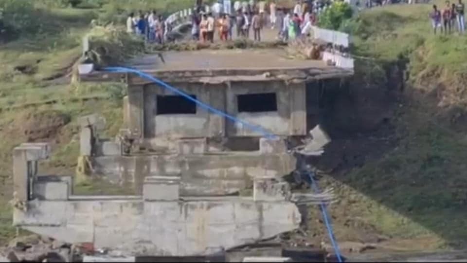 In MP, superstructure of new bridge built under PMGSY washed away due ...
