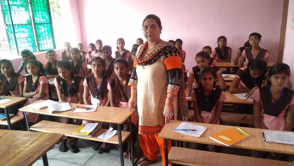 Teachers Of 1 6 Lakh Schools In UP To Get Free Online Spoken English 