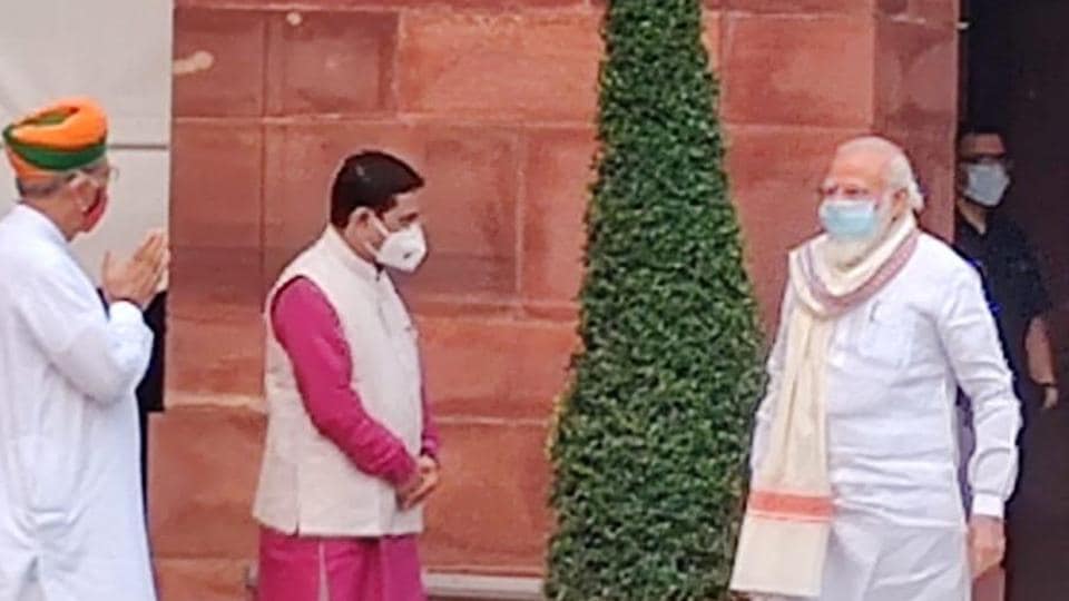 ‘There’s corona and there’s duty. MPs chose duty’: PM Modi wishes for ... ‘There’s corona and there’s duty. MPs chose duty’: PM Modi wishes for ...
