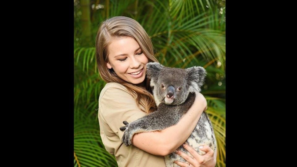 Bindi Irwin shares picture of baby bump, says, ‘baby girl is doing ...