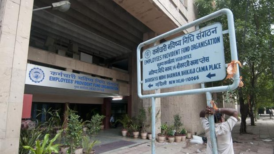 EPFO to sell ₹9,000 crore ETFS to meet fund shortfall | Hindustan Times