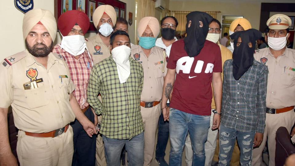Amritsar Police Arrests Gangster Jujhars Four Aides With Arms