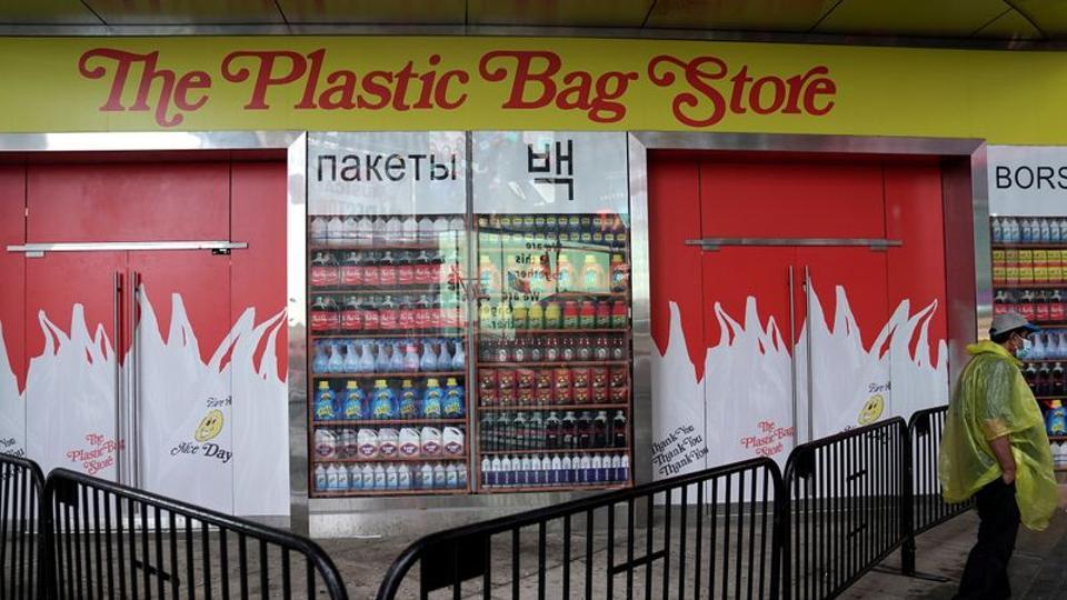 Every item in this ‘grocery store’ in New York is made from plastic ...