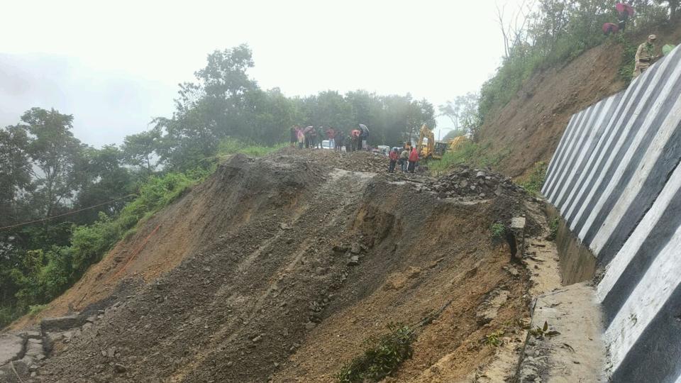Landslide cuts off Imphal-Dimapur Highway in Manipur | Hindustan Times