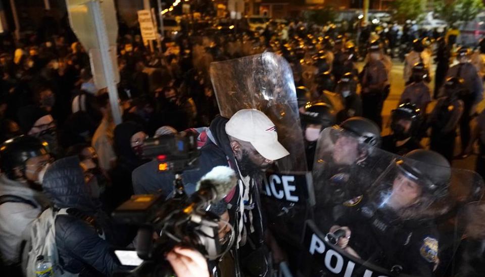 Philadelphia police shooting: Had called for ambulance and not police ...