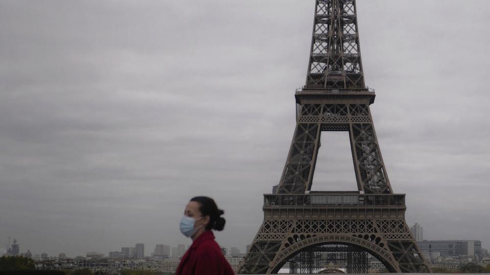 Photos: A new nationwide lockdown in France as Covid-19 cases surge ...