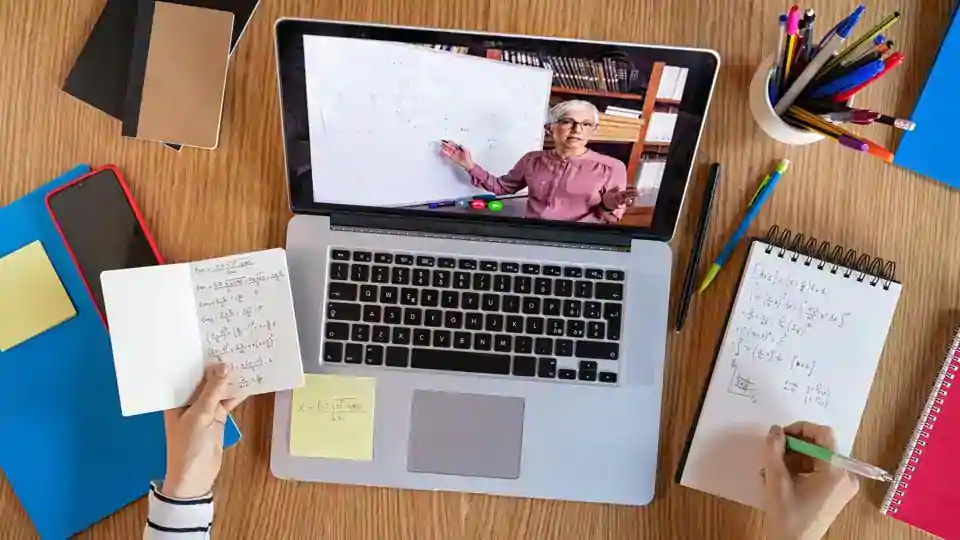 Free online classes begin for 11th standard students in Maharashtra ...