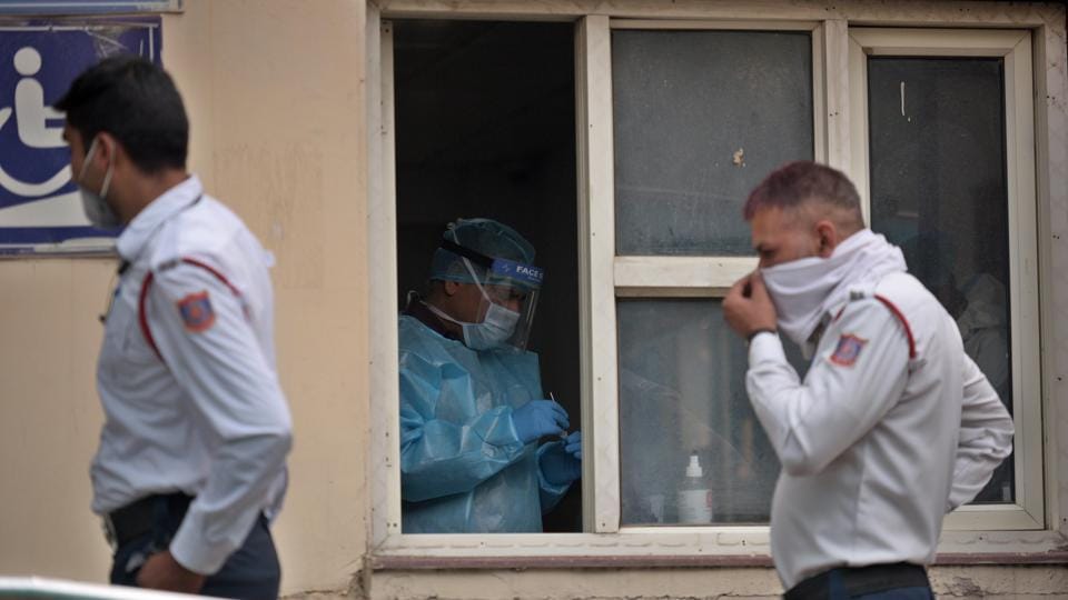 Delhi: 50% jump in home isolation cases in 2 weeks; containment zones ...