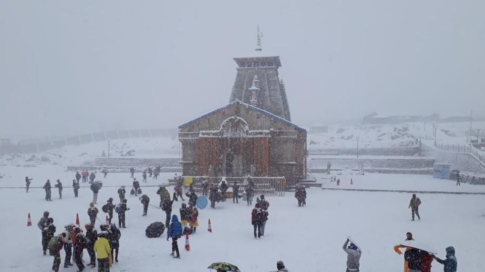 Amid snowfall, Kedarnath and Yamunotri shrines close for winter season ...