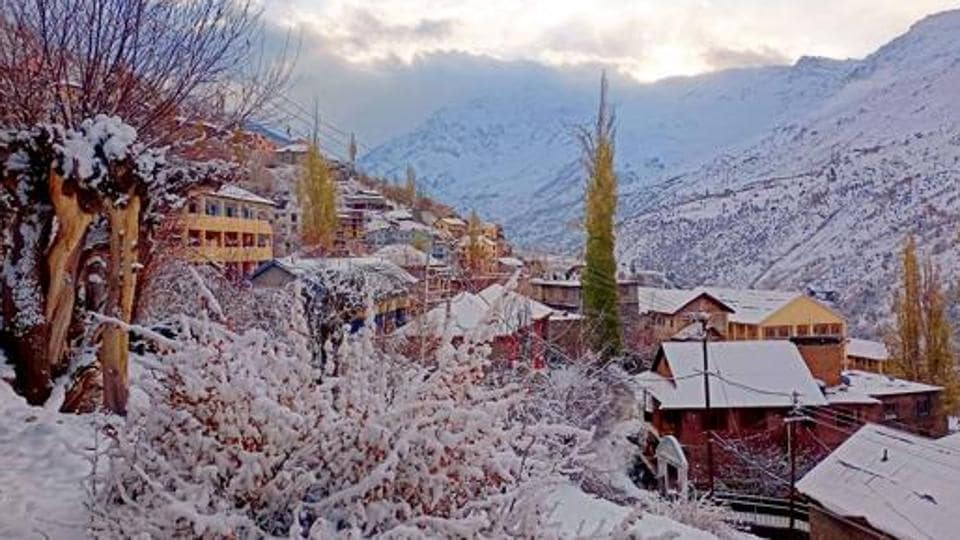 Keylong, Kalpa in Himachal Pradesh shiver at sub-zero temperatures ...
