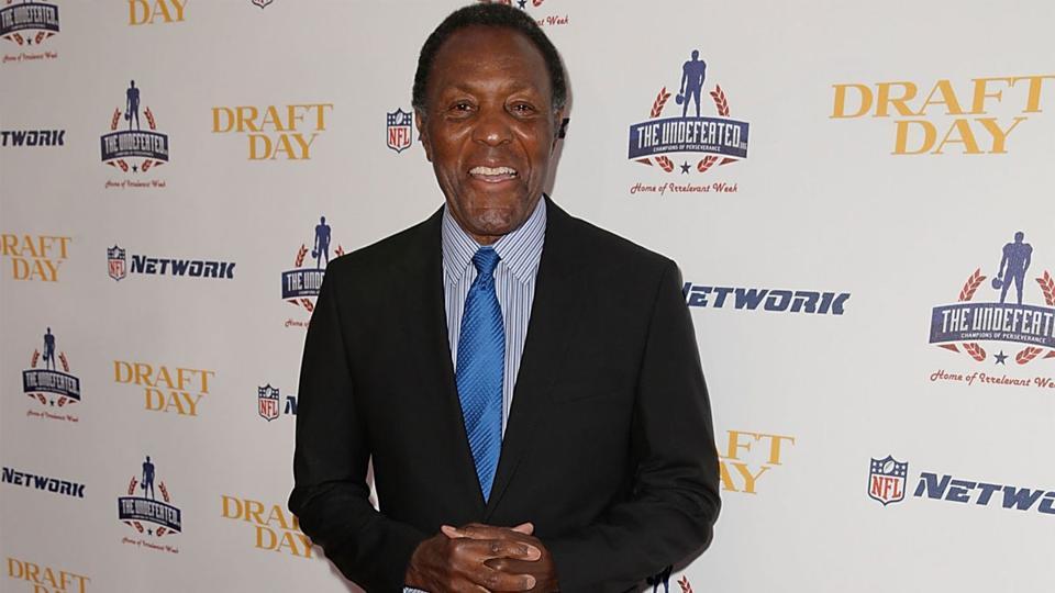 Rafer Johnson, 1960 Olympic decathlon champion, dies at 86 | Hindustan ...