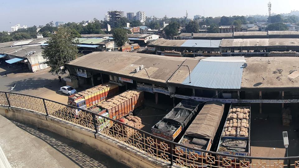 Pune is bandh in spirit... but sees mixed response for most of day ...