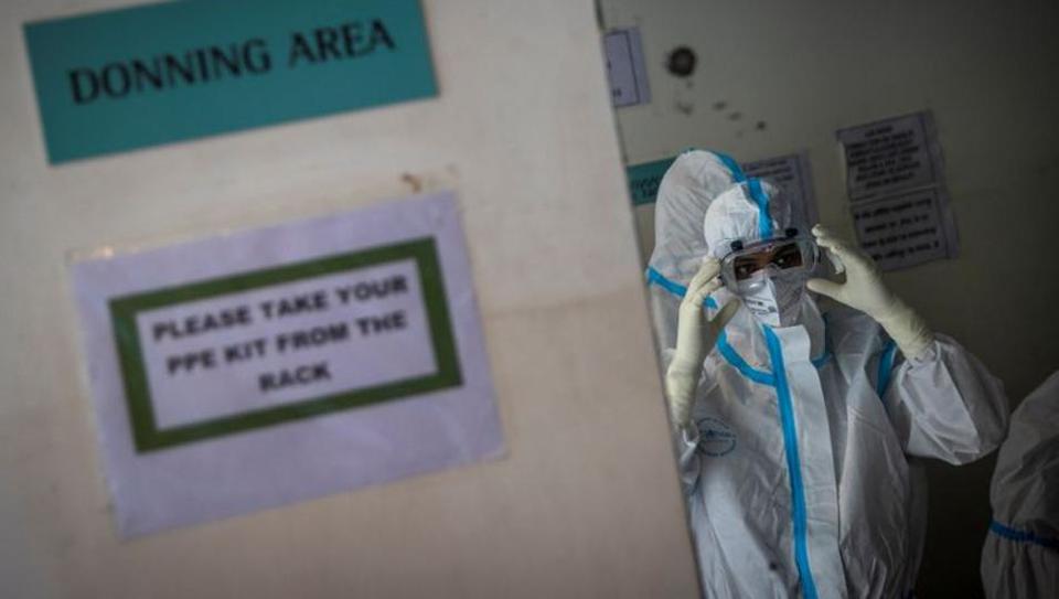 News updates from Hindustan Times: Third wave of Covid waning, Delhi ...