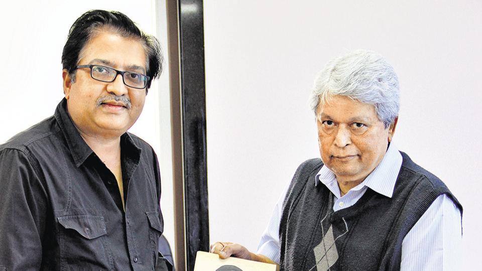 Vintage photographs of veteran cine star Gajanan Jagirdar donated to ...