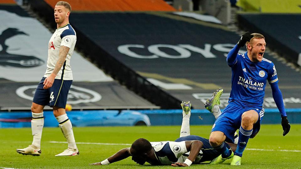 Vardy strikes again as ruthless Leicester sink Spurs | Football News