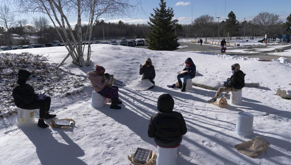 Outdoor learning continues in the snow for children in Portland | Trending