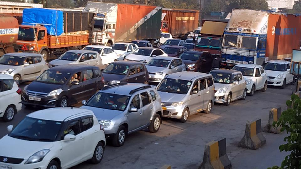 Mumbai road rage: Auto driver served show-cause notices | Mumbai news