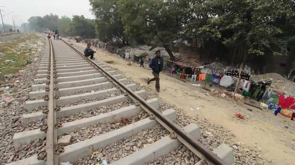 26-yr-old’s body severed below waist after train hit, dies after 14-hr ...