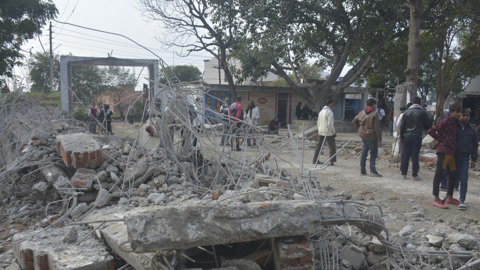 Muradnagar roof collapse: Main accused Ajay Tyagi arrested, total 4 ...