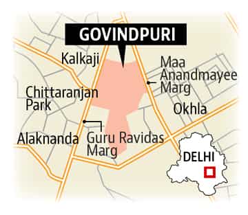 Out in the cold at night: Cash rush brings life to a halt outside Delhi ...