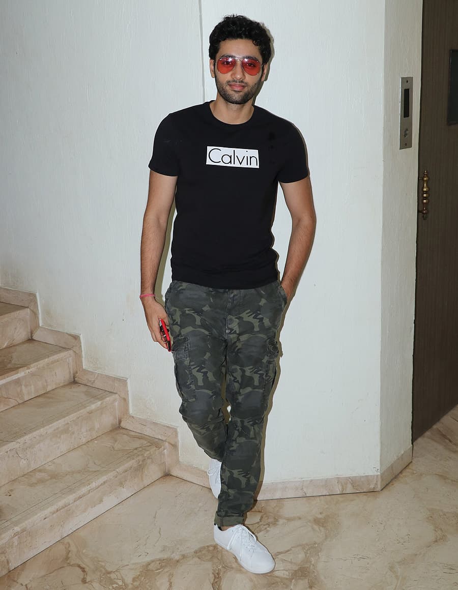 A glowing Bhagyashree, a ravishing Hina Khan bring some buzz to ...