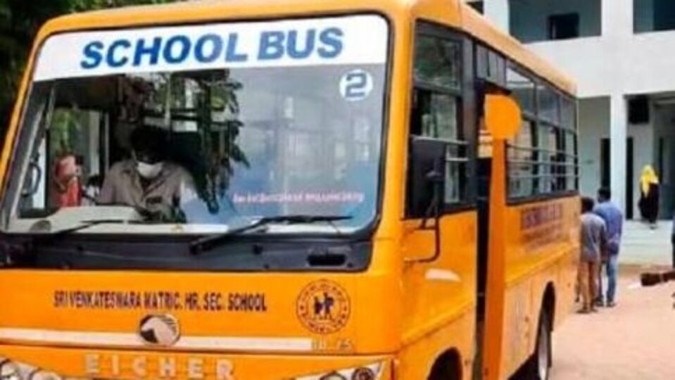 வேன் மோதி மாணவர் உயிரிழப்பு - சட்ட நிபுணர்களுடன் காவல்துறை ஆலோசனை!